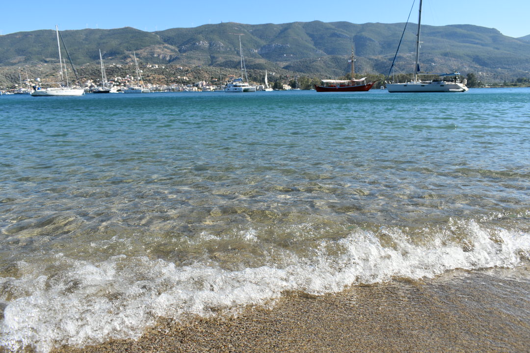 10 idyllic beaches of Poros island: swimming in pine covered bays and ...